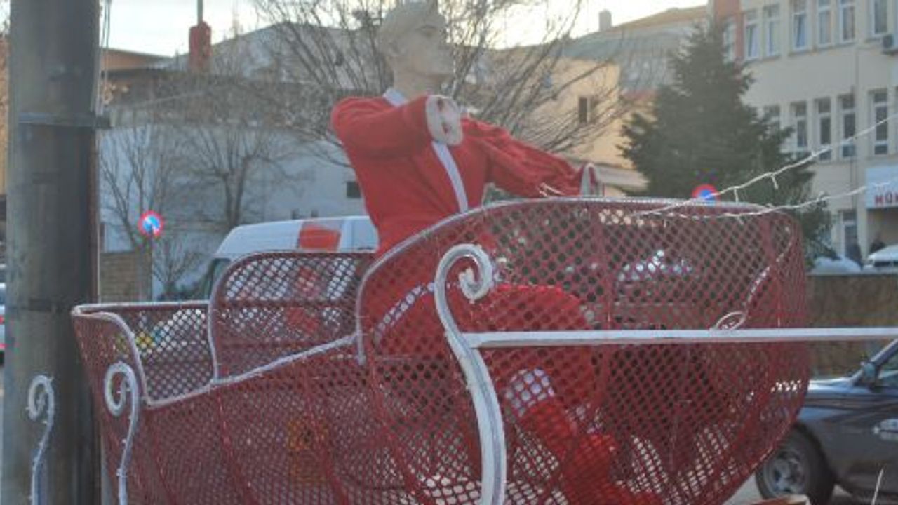 Noel Baba, Cumhuriyet Meydanı’nda - MEDYA KEŞAN